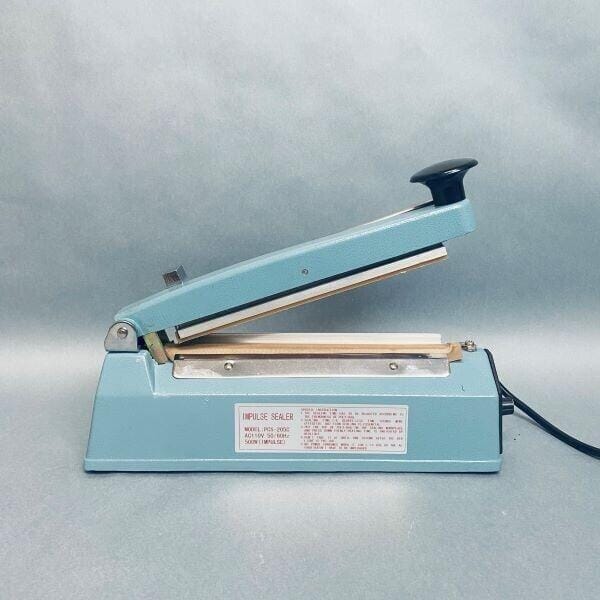 Laboratory Seals | Microplate Caps, PCR Film & Sealing Machines — Life ...