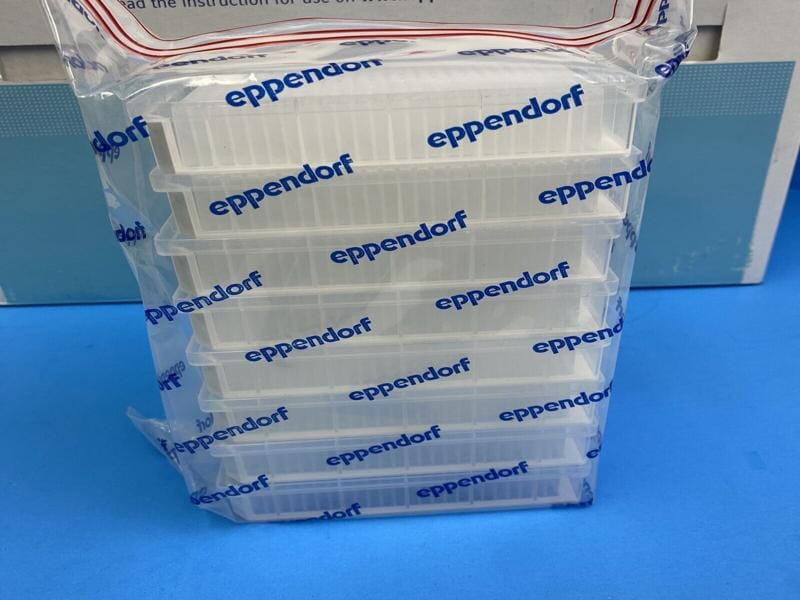 Eppendorf 951031003 Microplate Deepwell 384 Well PCR Clean - Box of 40 ...