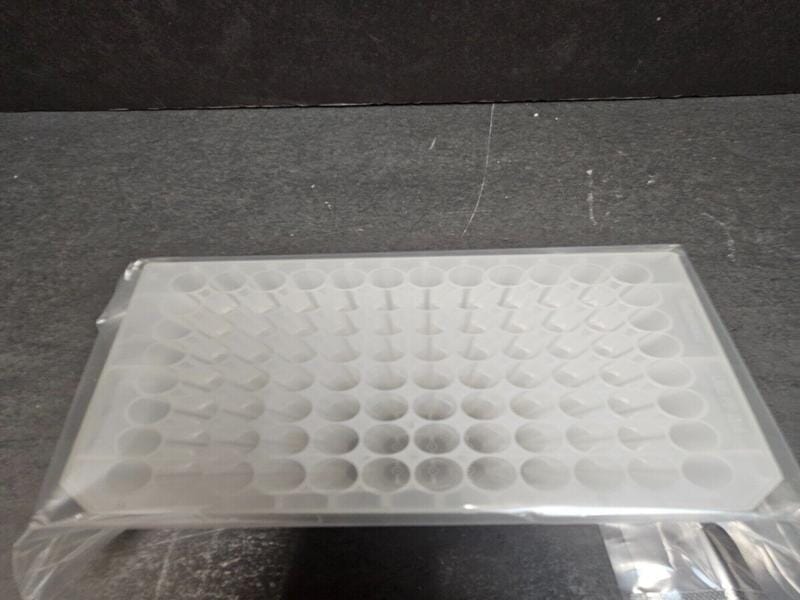 Fisherbrand Deep Well Microplate 96 Well 2 ml - Case of 60 — Life ...