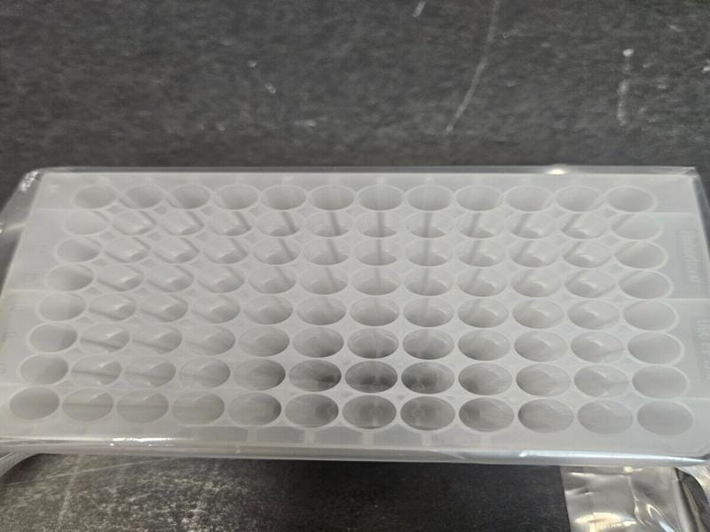 Fisherbrand Deep Well Microplate 96 Well 2 ml - Case of 60 — Life ...