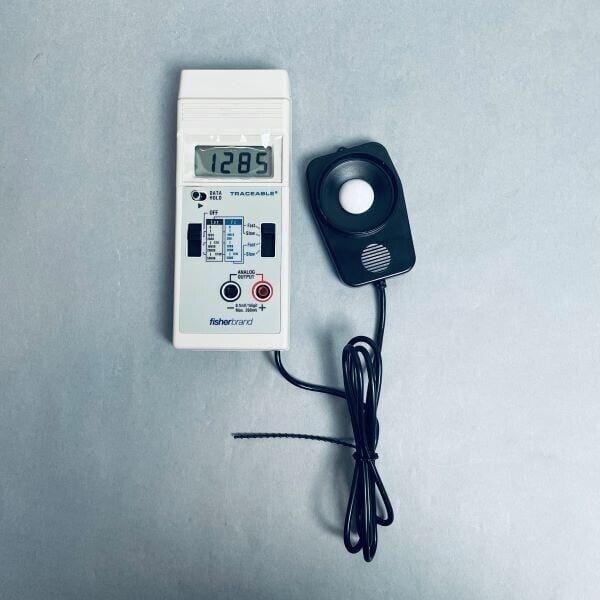 Fisherbrand Traceable Dual-Range Light Meter — Life Sciences Trading