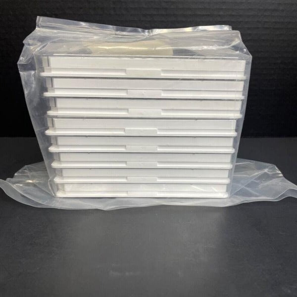 Greiner Bio-One 96 Well Half Area Microplate with Lid 8 Plates — Life ...