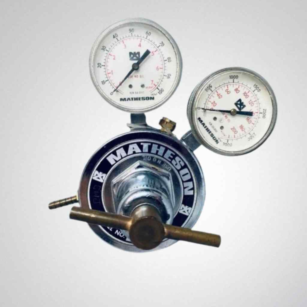 Matheson Compressed Gas Regulator CO2 CGA 580 — Life Sciences Trading