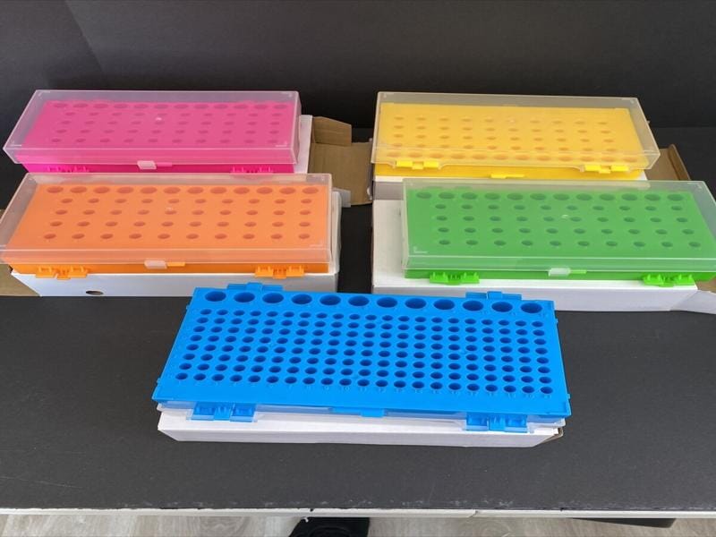 VWR Tube Rack with Lid - Reversible 0.2-1.5ml Tubes - Assorted Colors ...