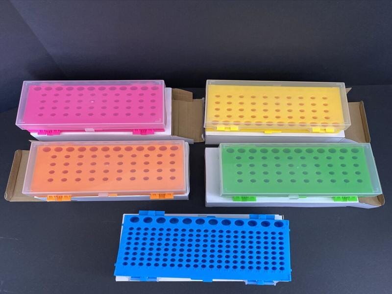 VWR Tube Rack with Lid - Reversible 0.2-1.5ml Tubes - Assorted Colors ...